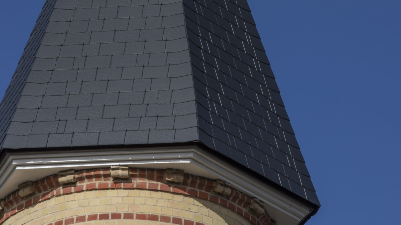 Hellend dak | DANCKAERT NV